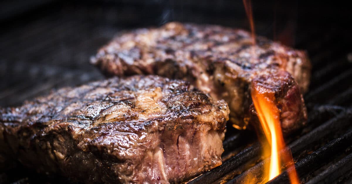 How to Clean your Grill for Safe and Savory Grilling | Beef Loving ...